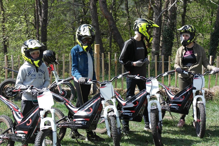 DJURINGA JUNIORS - Colonies de vacances - Le Guide des CSE - Diaporama